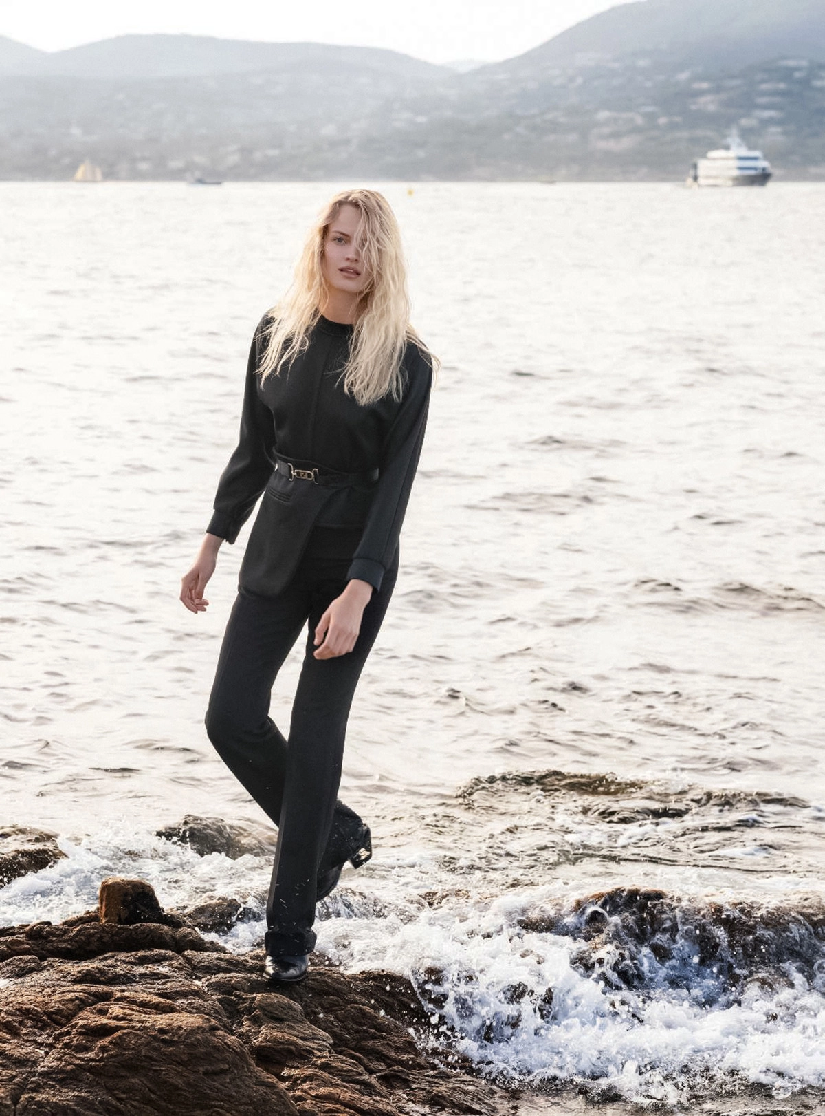 Sophia Roetz by Gilles Bensimon for Elle Italia September 22nd, 2022 ...