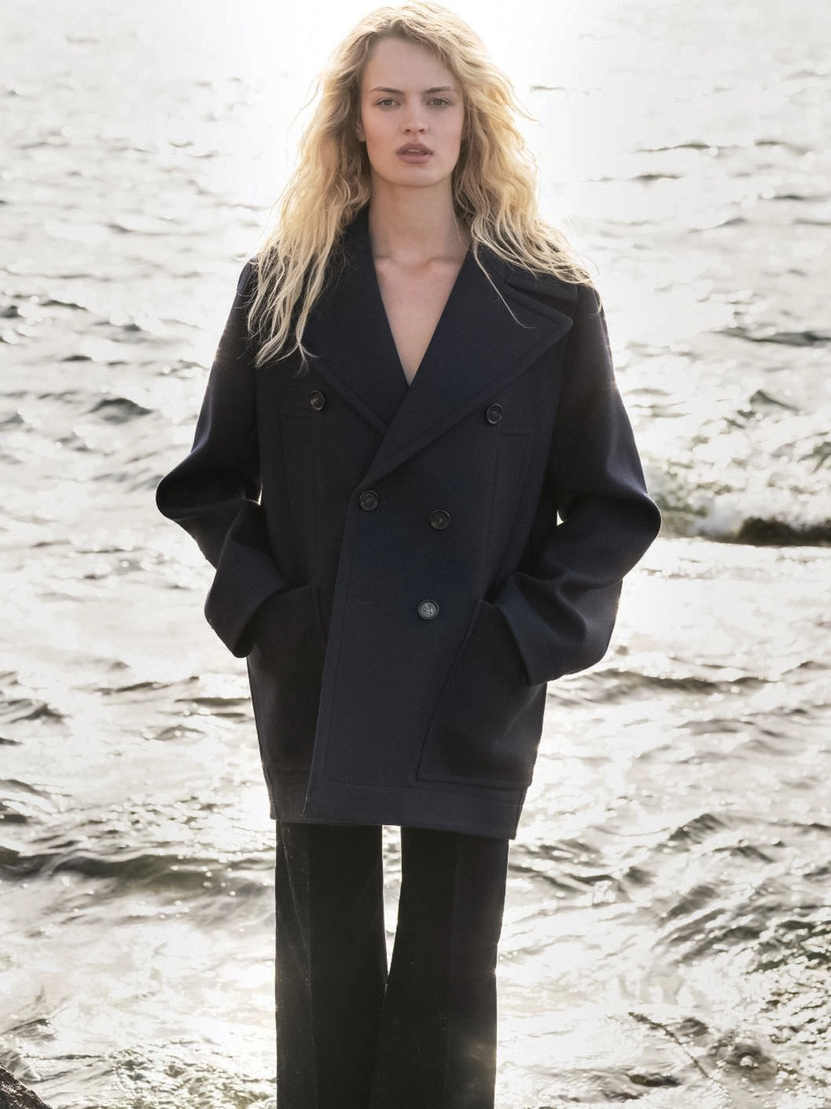 Sophia Roetz by Gilles Bensimon for Elle Italia September 22nd, 2022 ...