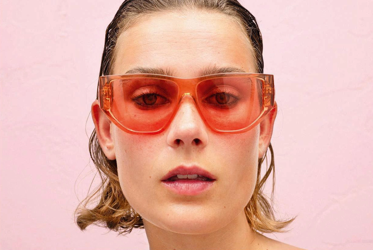 Vera van Erp in Chanel on Elle Italia October 6th, 2022 cover by ...