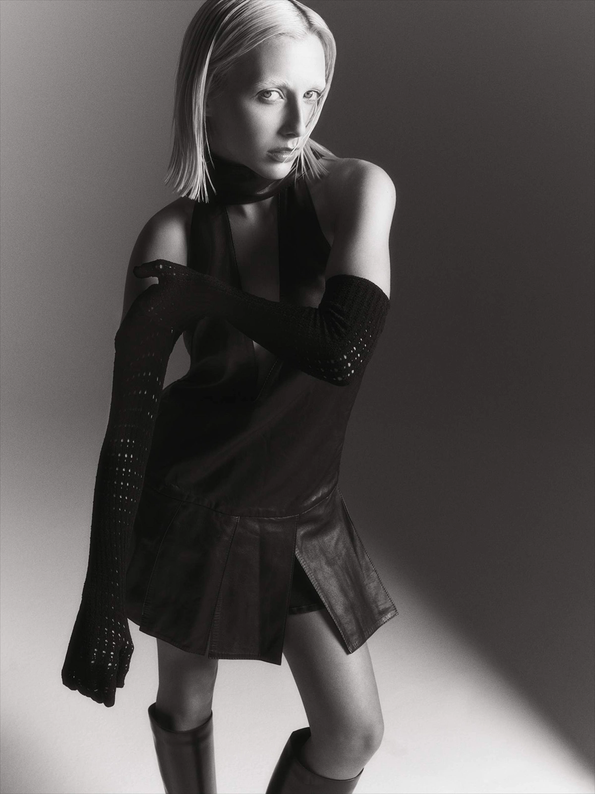 Emma Chamberlain covers Porter Magazine October 31st, 2022 by Tom ...