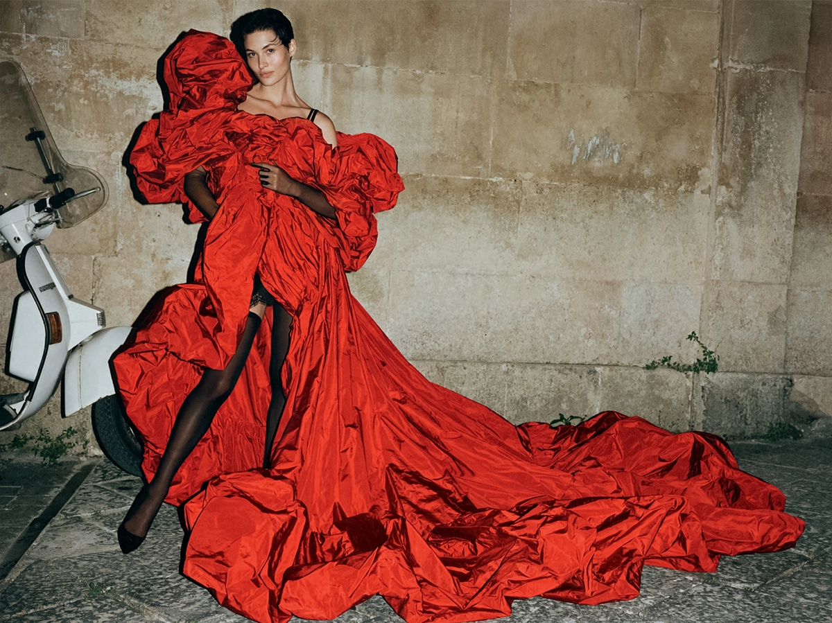 Grace Elizabeth in Dolce & Gabbana Alta Moda on Vogue France November ...