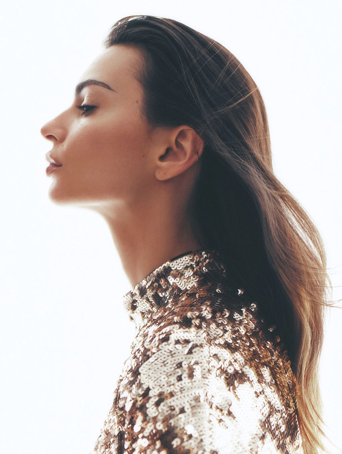 Emily Ratajkowski covers Elle UK December 2022/January 2023 by Petros ...