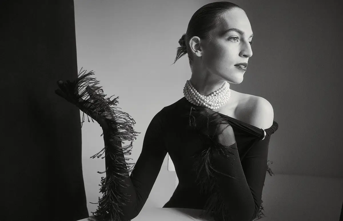 Vanessa Axente by Charles Dennington for Vogue China February 2023 ...