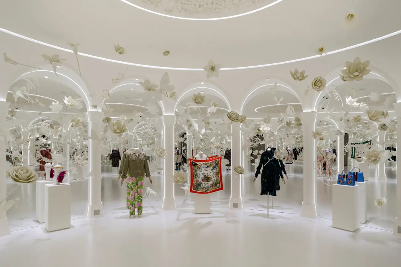 Gucci Cosmos: Unveiling iconic designs in a spectacular Shanghai ...