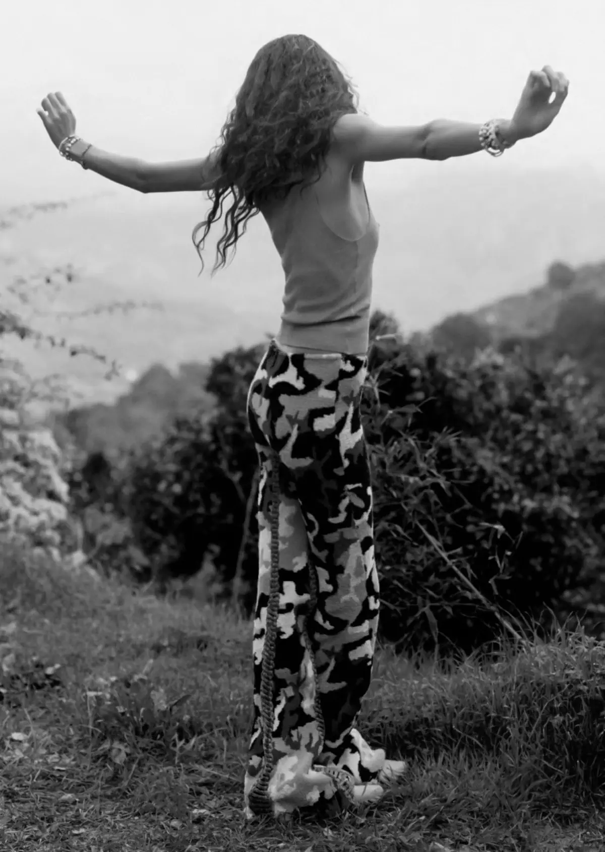 Binx Walton by Dan Martensen for British Vogue July 2023 - fashionotography