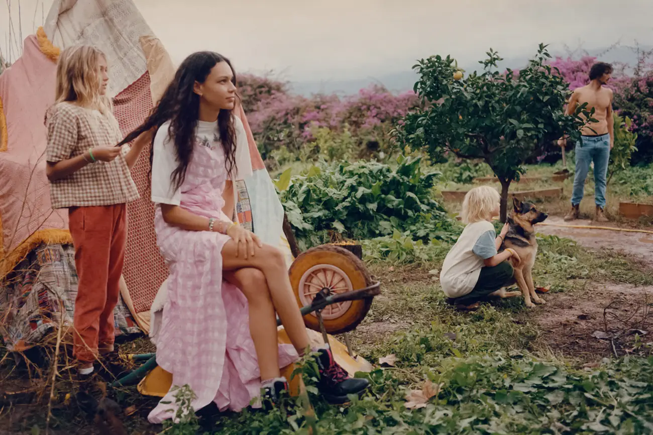 Binx Walton by Dan Martensen for British Vogue July 2023 - fashionotography