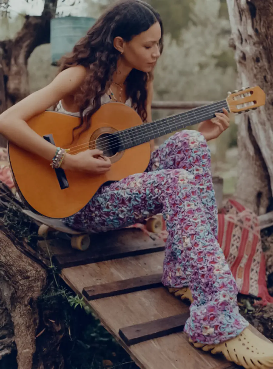 Binx Walton by Dan Martensen for British Vogue July 2023 - fashionotography