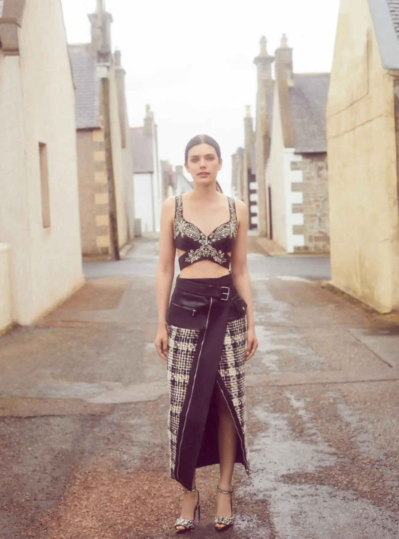 Betsy Gaghan by Agata Pospieszynska for Harper's Bazaar UK July/August ...