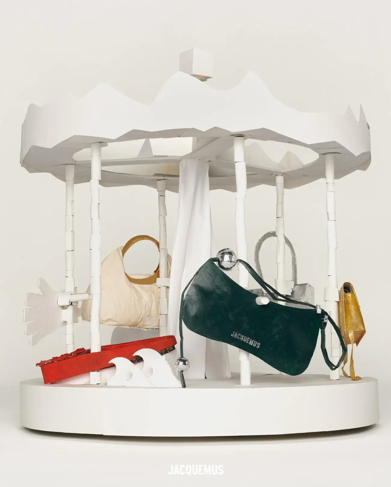 Jacquemus debuts charming ''MINI ME'', its first kids collection ...