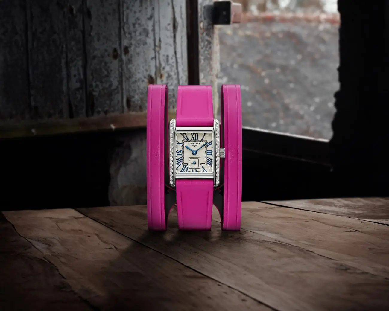Kate Winslet channels timeless elegance in the new Longines Mini ...