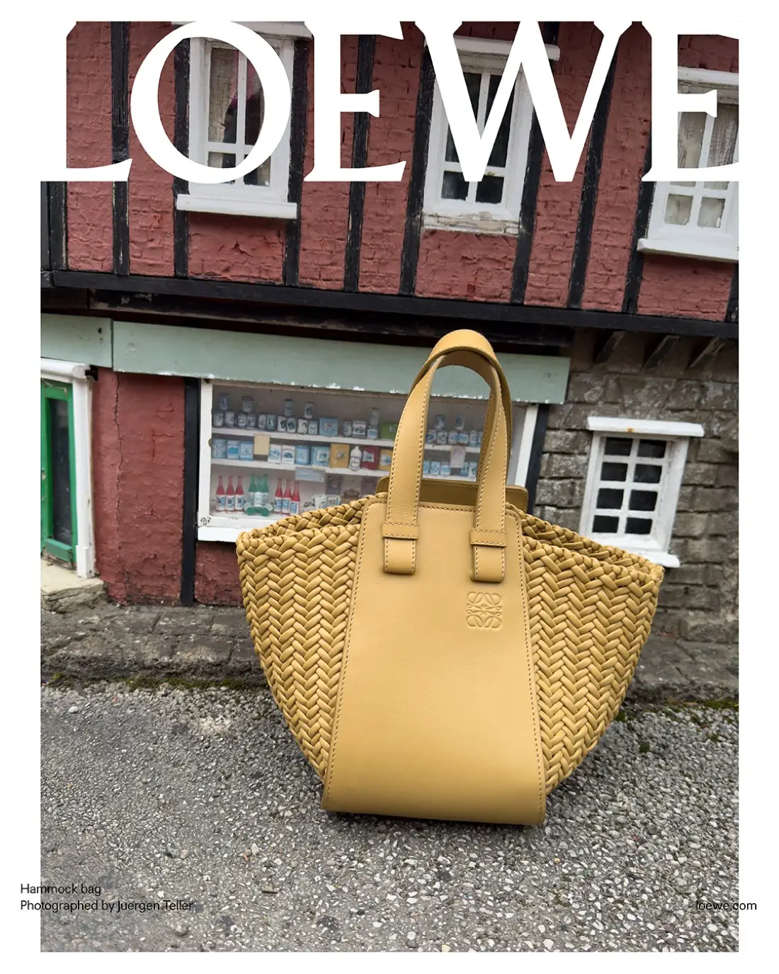 Loewe's Pre-Fall 2024 campaign: A playful exploration of scale and ...